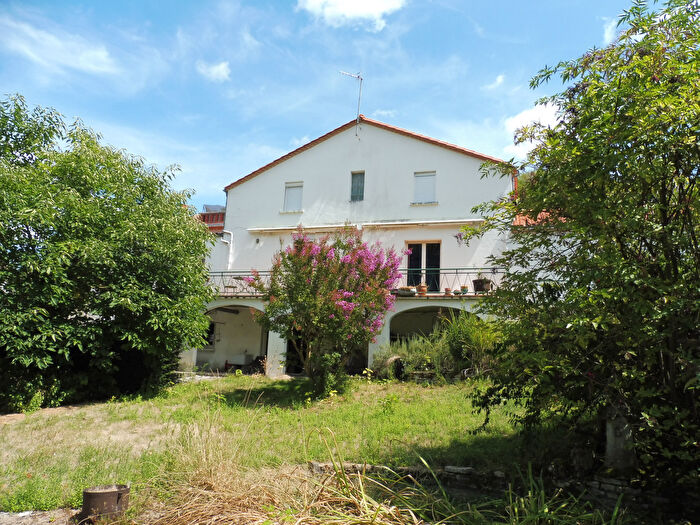 Maison à vendre - Ribérac - 8 pièces - 4 chambres