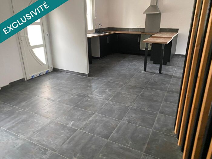 Maison à vendre - Coutras - 4 pièces - 3 chambres