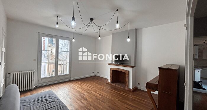 Appartement à vendre - Gien, Centre-ville - 4 pièces