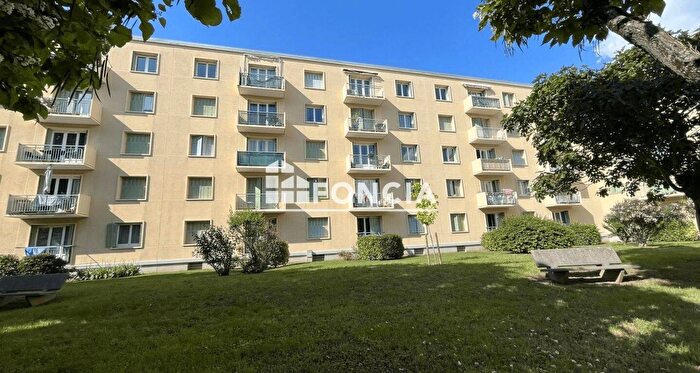 Appartement à louer - Guilherand-Granges - 3 pièces - 2 chambres