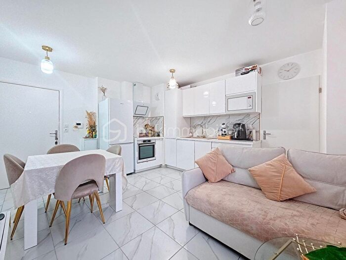 Appartement à vendre - Chelles, Gambetta, Tournelles, Château Gaillard - 2 pièces - 1 chambre