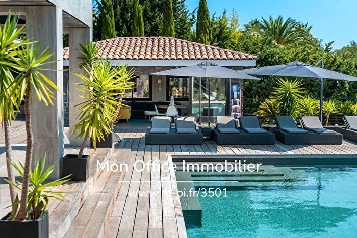 Maison 12 pièces à Saint-Raphaël, Boulouris, à vendre