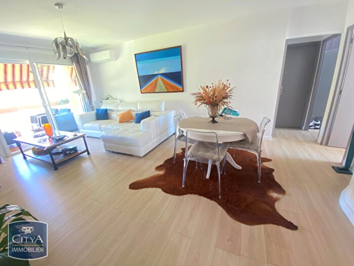 Sanary-sur-Mer, Le Baou, Saint-Roch : Appartement 4 pièces à vendre