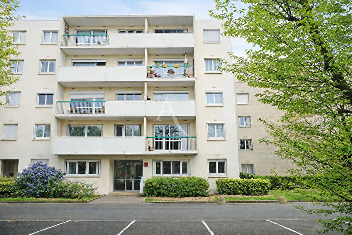 Appartement 4 pièces à Neuilly-Plaisance, Eglise, Gare, à vendre
