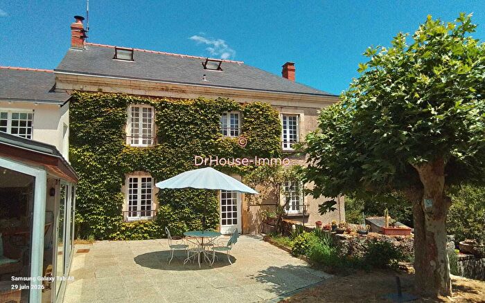 Maison 8 pièces à vendre à Aubigné-sur-Layon