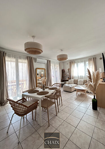 Appartement à vendre - Aubagne - 4 pièces - 3 chambres