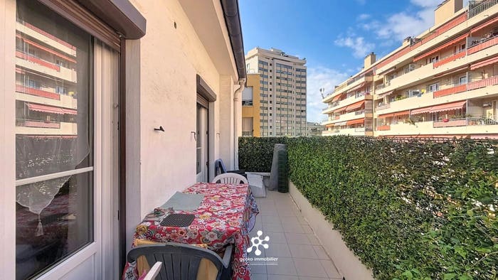 Appartement 3 pièces à Nice, Saint-Roch, à vendre