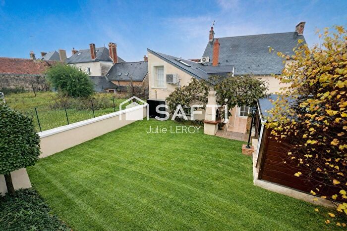 Coulans-sur-Gée - Maison 8 pièces à vendre
