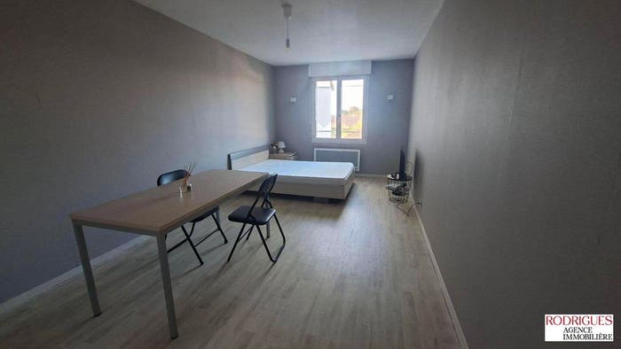 Planty-Amandiers, Buxerolles : Appartement 1 pièce à louer