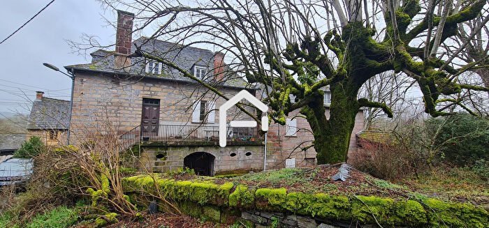 Maison à vendre - Saint-Aulaire - 6 pièces - 4 chambres