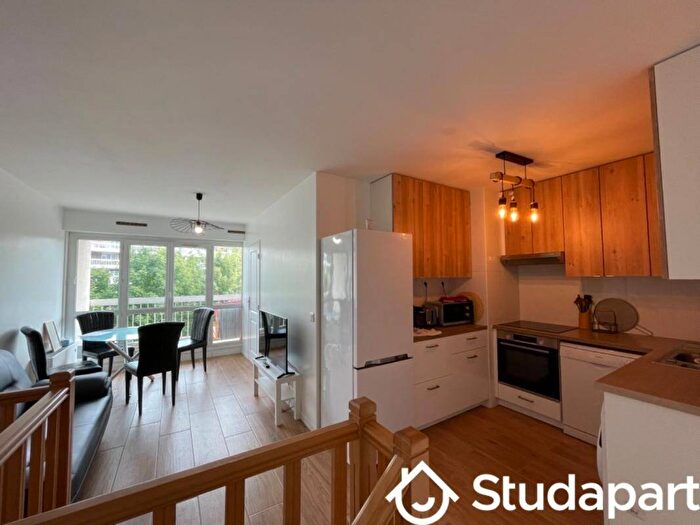 Appartement à louer - Reste des Chenes-Le Ponceau, Cergy - 1 pièce - 1 chambre