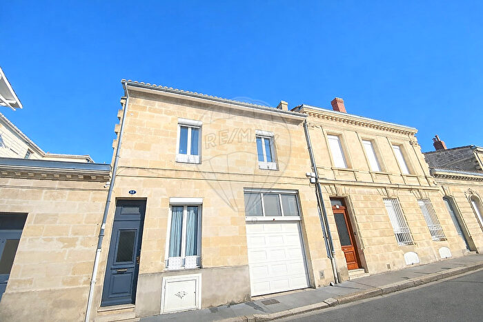 Maison à louer - Bordeaux, Ornano - 8 pièces - 5 chambres