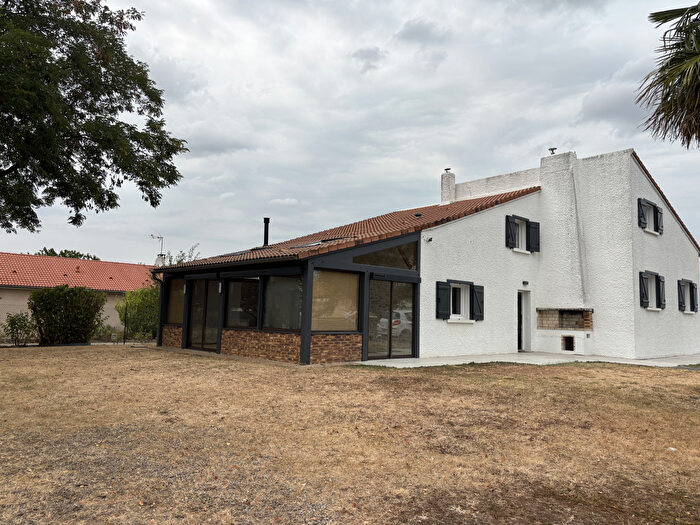Maison 6 pièces à Jaunay-Clan, à louer