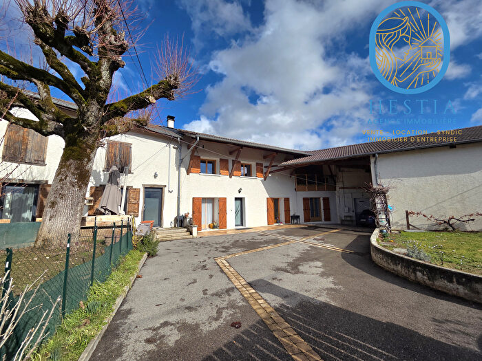 Maison à vendre - Réaumont - 9 pièces - 5 chambres