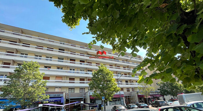 Appartement à vendre - Poissy, Centre-ville - 4 pièces - 2 chambres