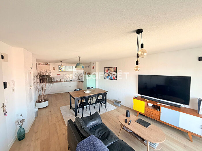 Appartement à vendre - Saint-Cyprien, Village, Zone dActivité - 4 pièces - 3 chambres