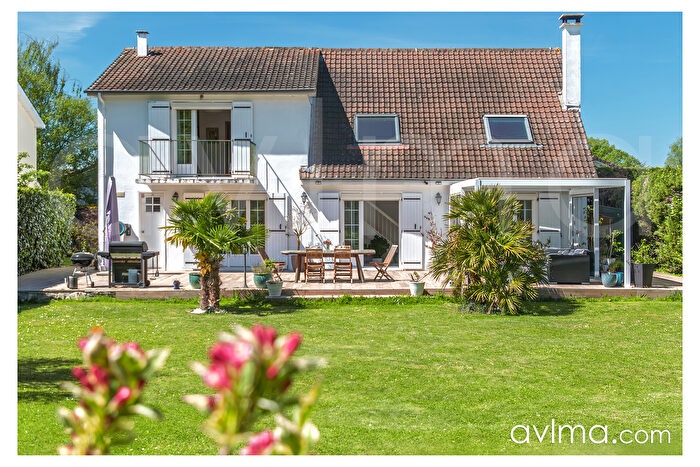 Maison 7 pièces à vendre - Saint-Nom-la-Bretèche