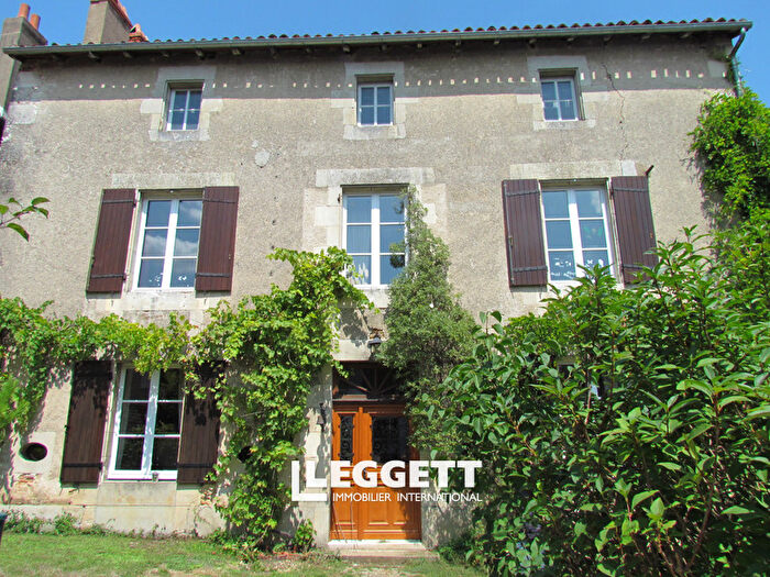 Maison à vendre - Sommières-du-Clain - 5 pièces - 3 chambres