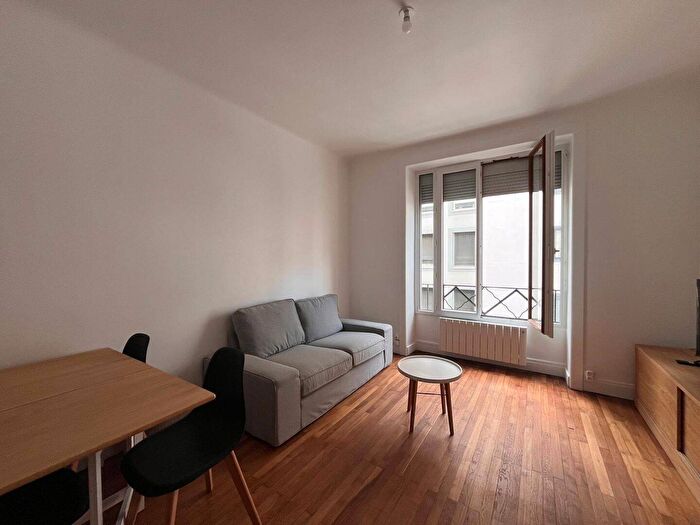 Saint Louis, Lyon 7ème arrondissement : Appartement 2 pièces à louer