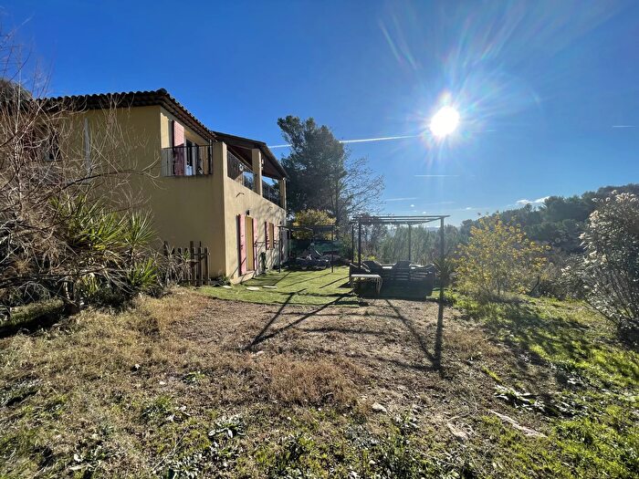 Maison à vendre - Le Luc - 5 pièces - 3 chambres