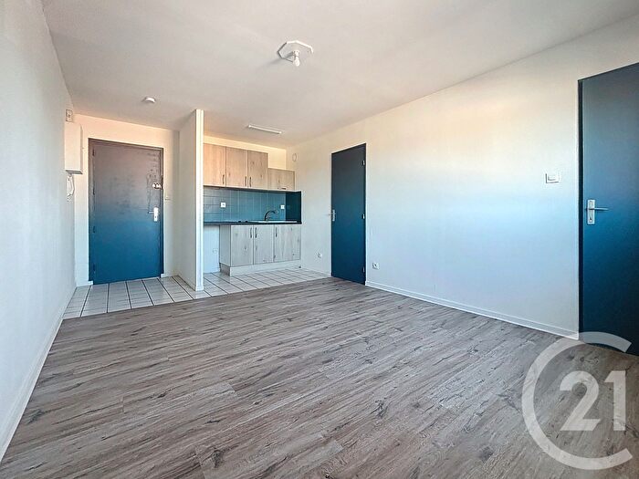 Appartement à louer - Luxeuil-les-Bains - 2 pièces - 1 chambre