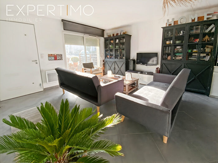 Maison à vendre - Apt - 4 pièces - 3 chambres