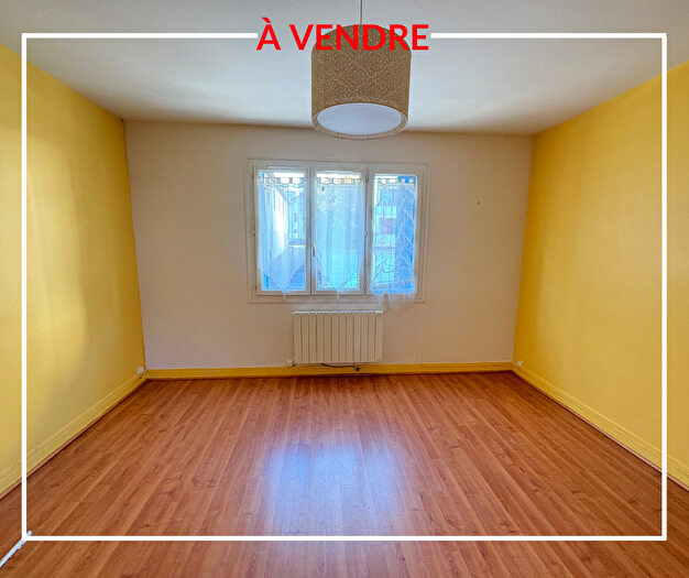 Appartement à vendre - Voiron, Centre-ville, Gare - 1 pièce