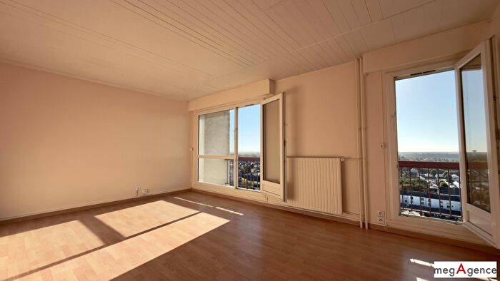Appartement 2 pièces à vendre - Maurepas, Centre-ville, Malmedonne
