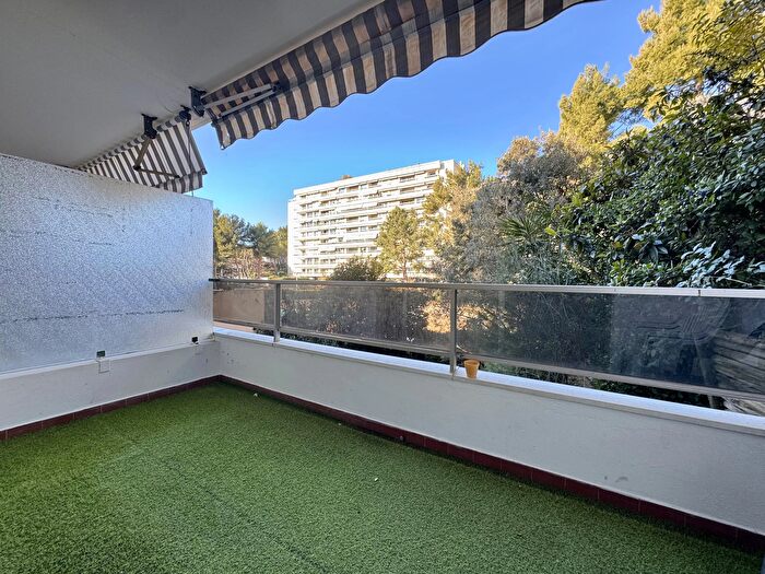 Appartement à louer - Marseille e , Perier - 1 pièce