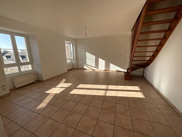 Bourges, Centre-ville, Charlet, Lahitolle, Pignoux, Sembat - Appartement 4 pièces à louer