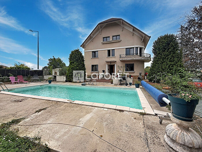 Polliat : Maison 10 pièces à vendre