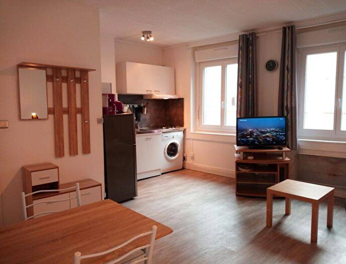 Appartement 2 pièces à Colline des Pères-Tardy, Saint-Étienne, à louer