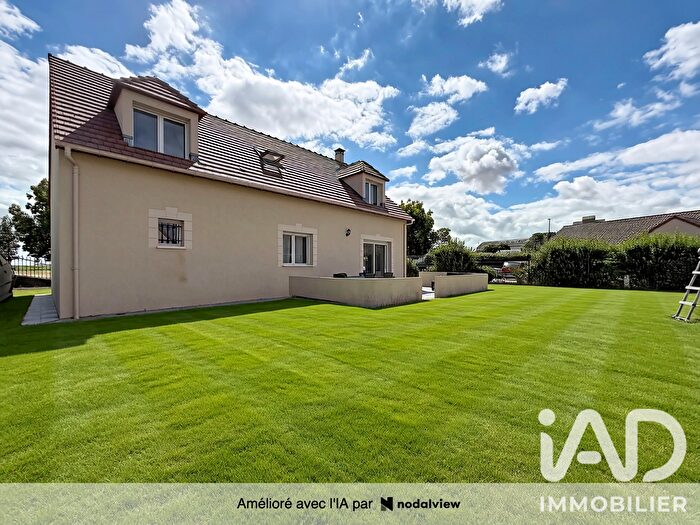 Maison 7 pièces à Bailleau-le-Pin, à vendre