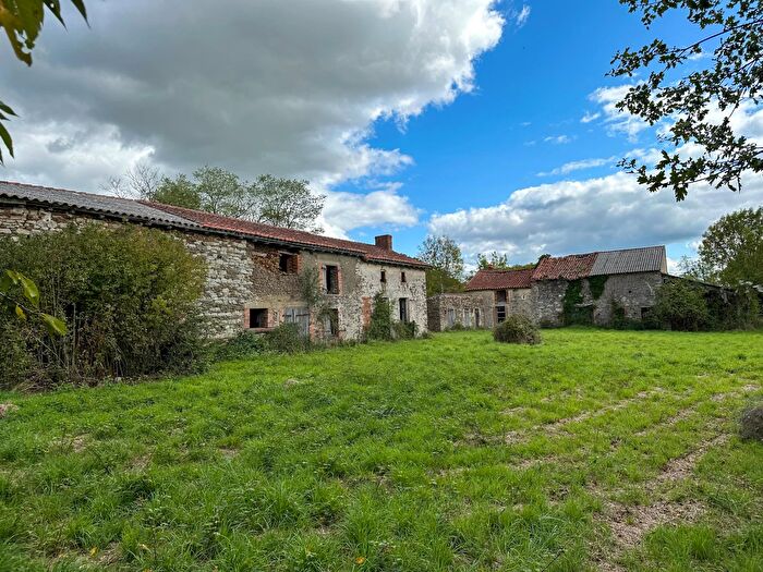 Maison à vendre - Bussière-Poitevine - 8 pièces