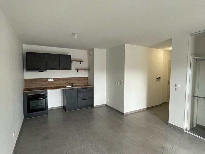 Bron : Appartement 2 pièces à louer