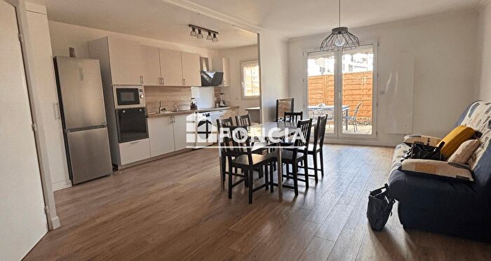 Appartement à vendre - Viry-Châtillon, Le Plateau - 3 pièces - 1 chambre