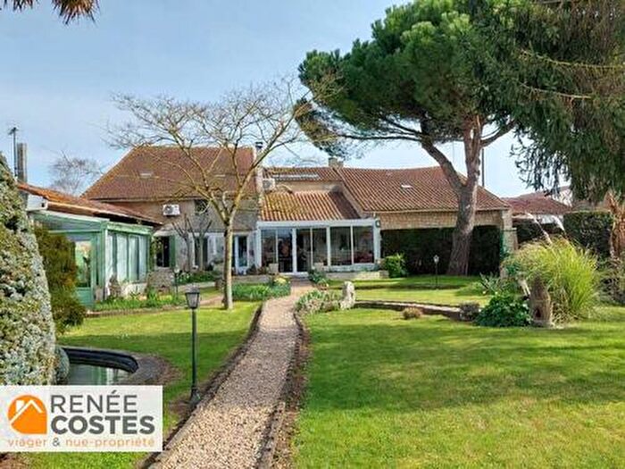 Rochefort, Faubourg Nord, Stade Philaudrie : Maison 7 pièces à vendre