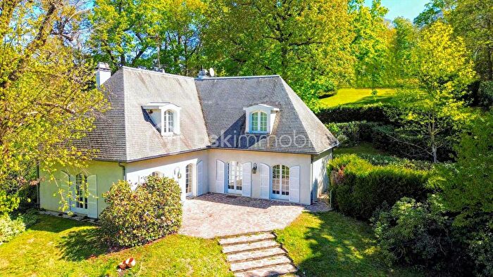 Maison à vendre - Jouars-Pontchartrain - 7 pièces - 4 chambres