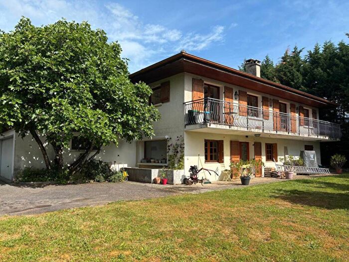 Maison 6 pièces à Divonne-les-Bains, à vendre