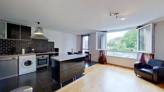 Appartement à louer - Guyancourt, Le Pont du Routoir - 4 pièces - 3 chambres