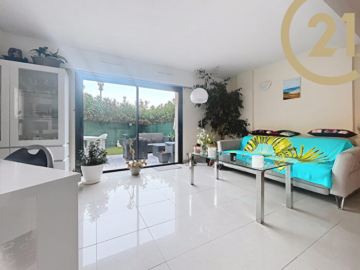 Appartement à vendre - Saint-Raphaël - 3 pièces - 2 chambres