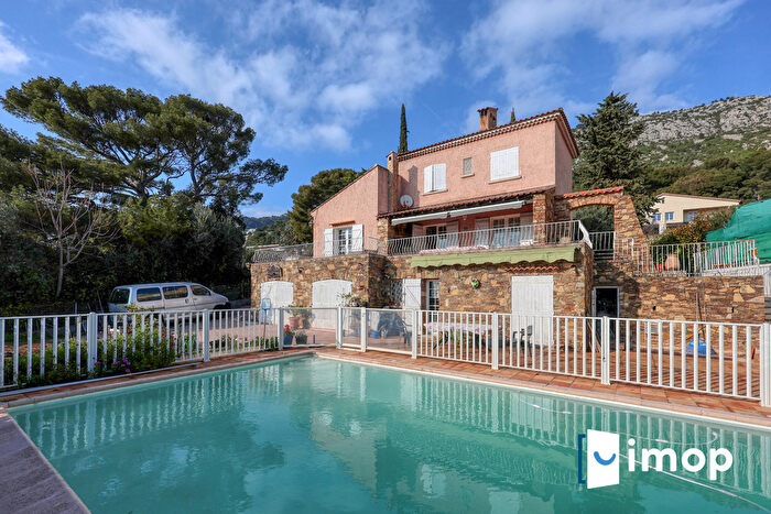 Maison à vendre - Toulon, Siblas - 11 pièces - 7 chambres