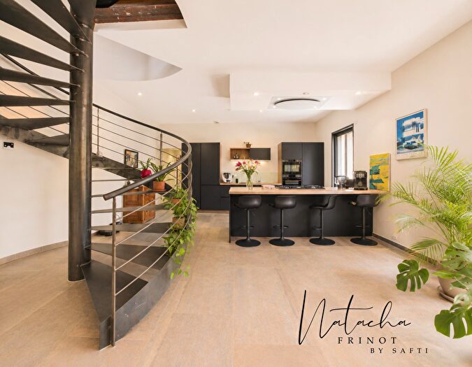 L'Isle-Jourdain : Maison 8 pièces à vendre