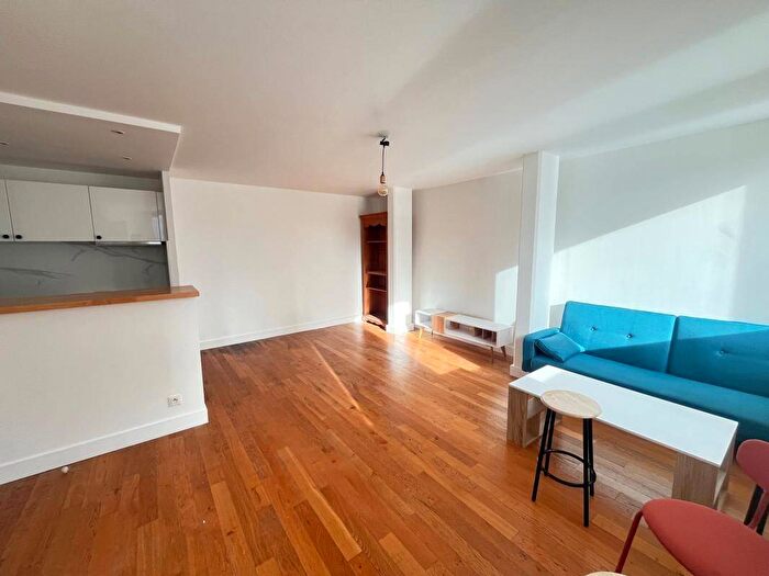 Appartement à louer - Gratte Ciel, Villeurbanne - 2 pièces - 1 chambre