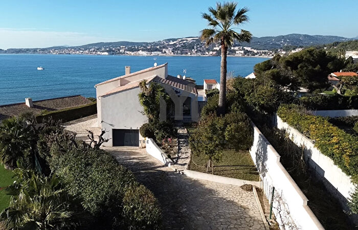Maison à vendre - Sanary-sur-Mer, La Cride, Beau Cours - 6 pièces - 3 chambres