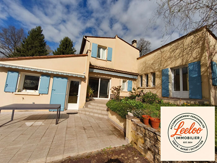 Maison à vendre - Sarlat-la-Canéda - 8 pièces - 5 chambres