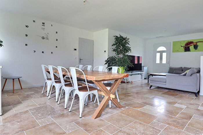 Maison à vendre - Noaillan - 5 pièces - 3 chambres