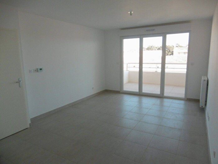 Trois Quartiers-Siblas, Toulon : Appartement 2 pièces à louer