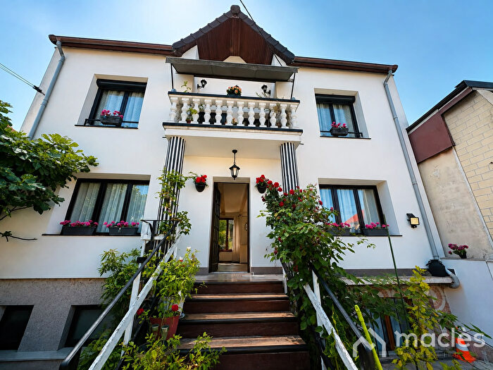 Saint-Denis, Romain Rolland - Maison 9 pièces à vendre