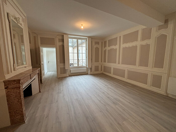 Appartement à vendre - Beaune, Centre-ville - 5 pièces - 3 chambres
